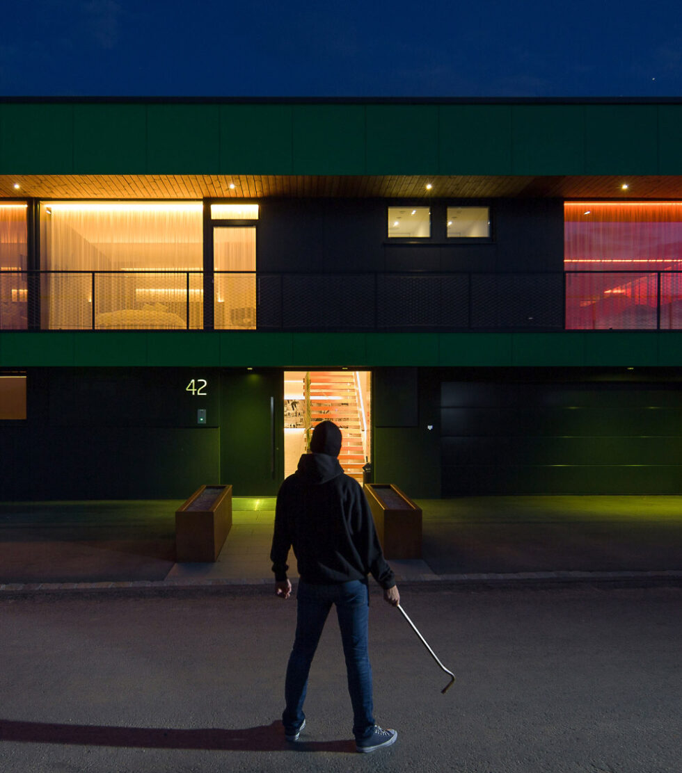 Smart Access Control - Keyless Access For Buildings | Loxone