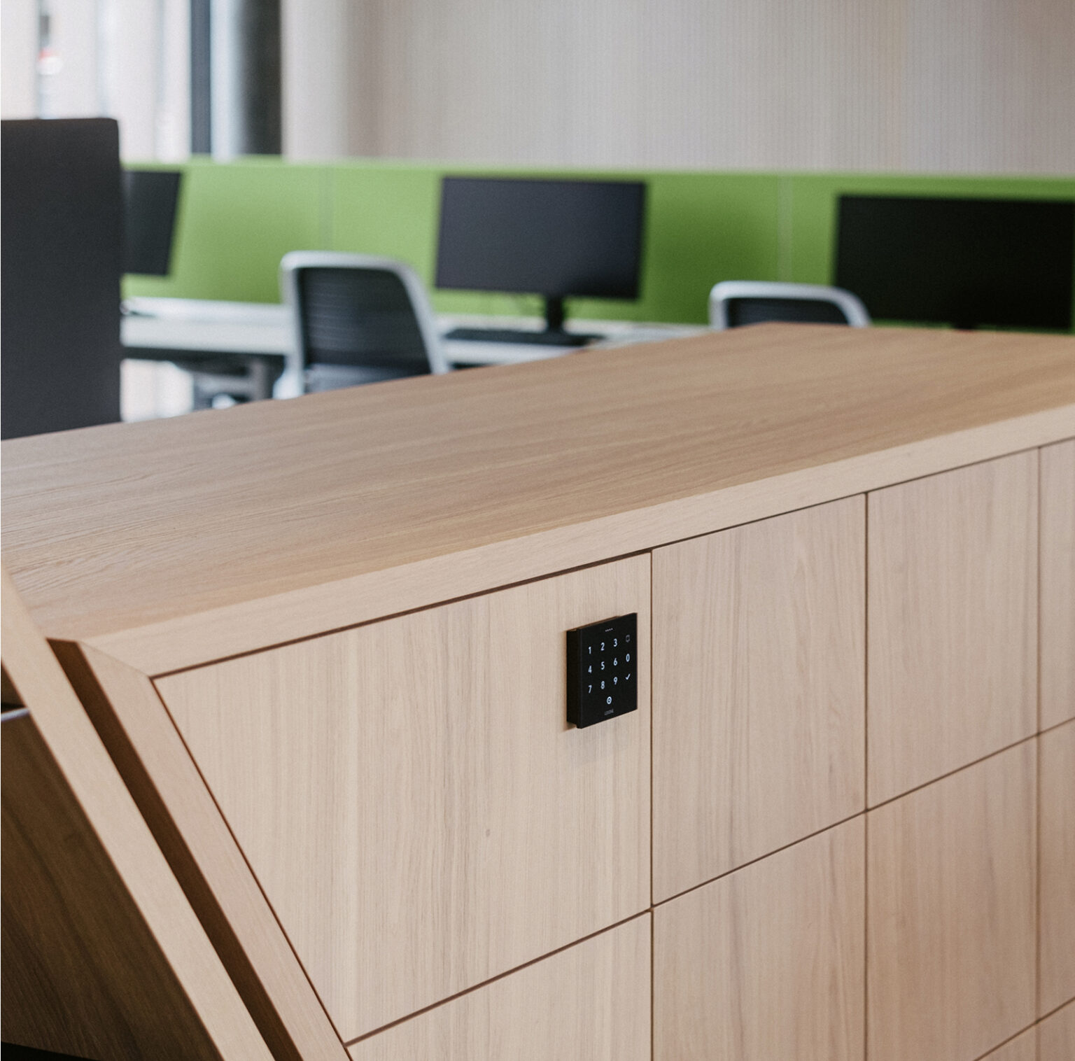 Smart Access Control - Keyless Access For Buildings | Loxone