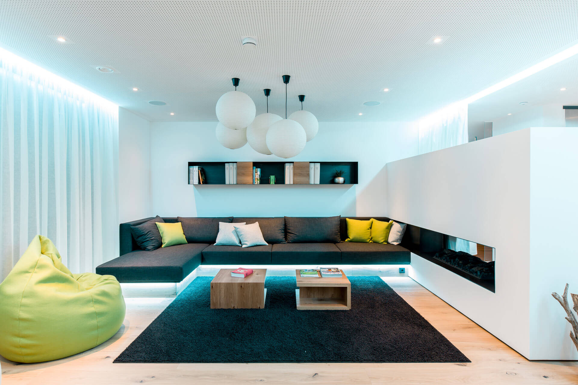 How to create ambient lighting scenes with smart lighting control