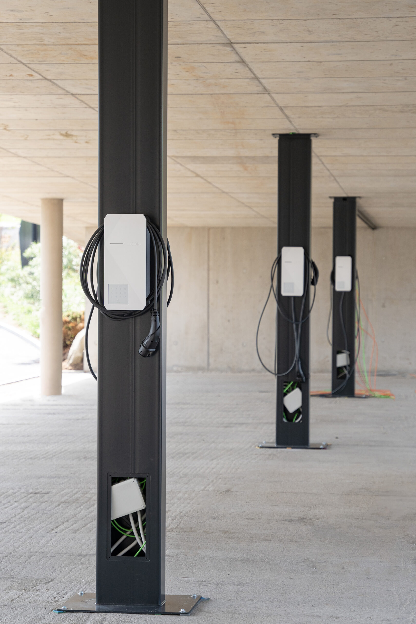 Loxone Wallbox nu OCPP-compatibel met E-flux by Road | Loxone